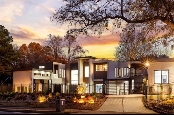 Modern Luxury Estate | Pool | Guest House | Gated - Marietta, GA