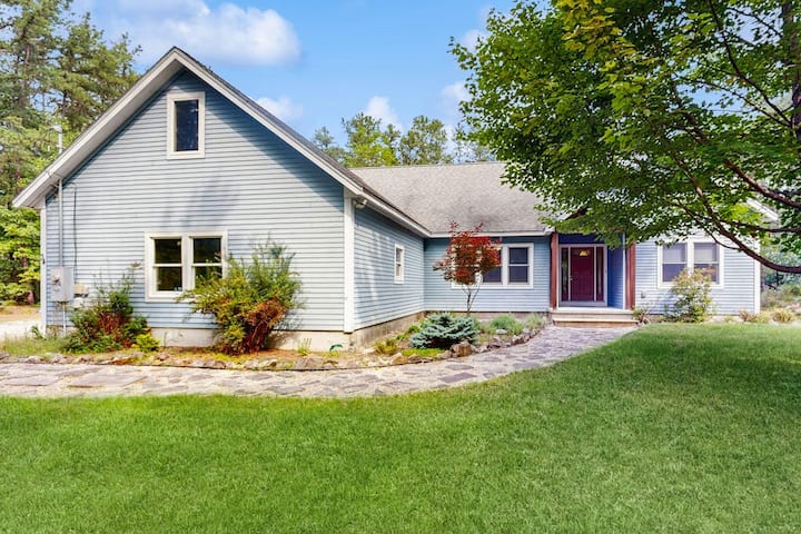 Wooded 3br | Fireplace | Washer/dryer - Ossipee, NH