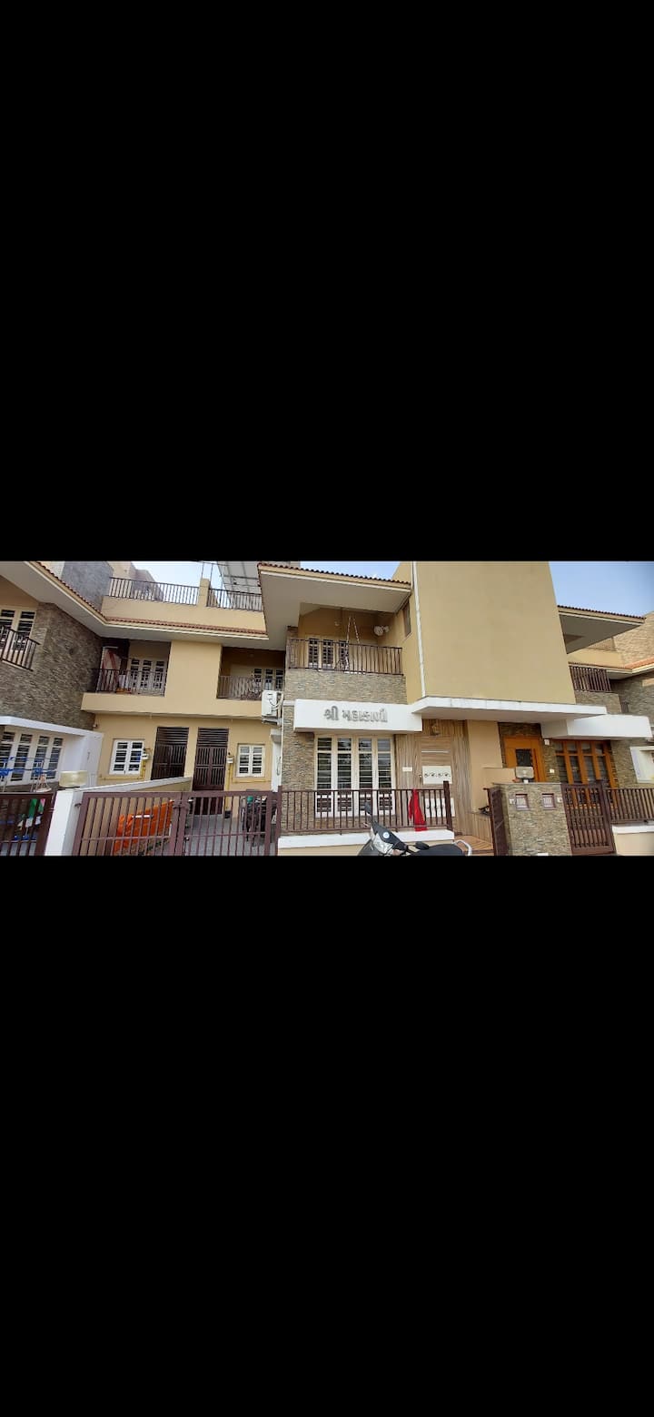 3 Bhk Villa Near Gardenside - Ahmedabad