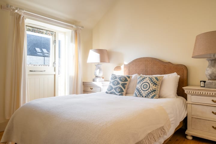 Beautiful One Bedroom Cottage Near Burford - Witney