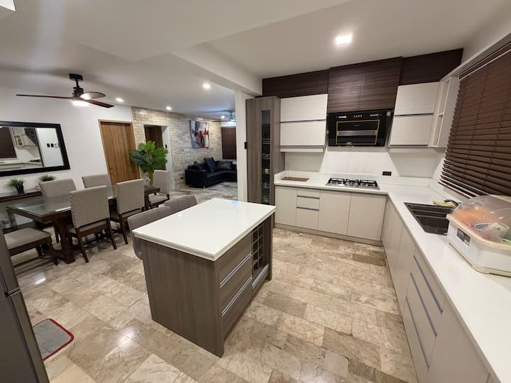 Cozy Homestay - City Living - Cebu City