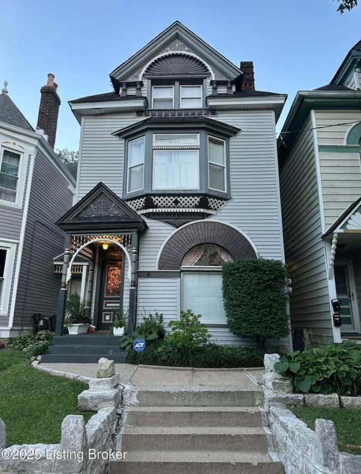 Charming Highlands Retreat, Monthly Stays - Louisville, KY