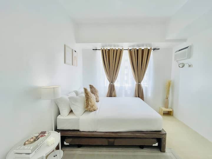 Condo In Avida Atria 1br With Balcony - Pavia