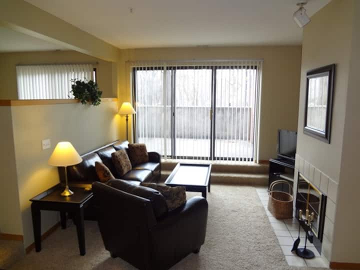 One Bedroom Condo With Patio - Boulder, CO