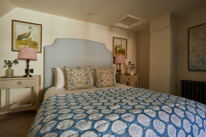 Family Suite At The Bull Hotel - Pet Friendly - Henley-on-Thames