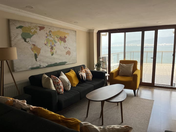 Tarihi Asansör'e Yakın Merkezde Teraslı Manzaralı - Alsancak