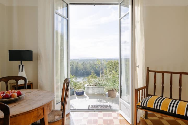 Serene Stylish House On The Seine - Giverny