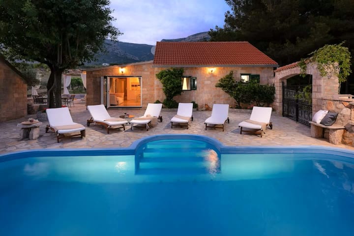 Adriatic Serenity By The Golden Shore - Stari Grad