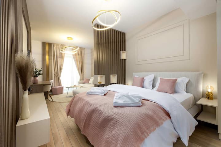 Blush Comfort Studio - Warm Design In The City - Romania