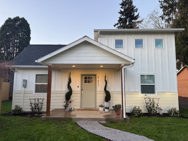 Cozy Pnw Cottage Near Downtown Vancouver - Vancouver, WA