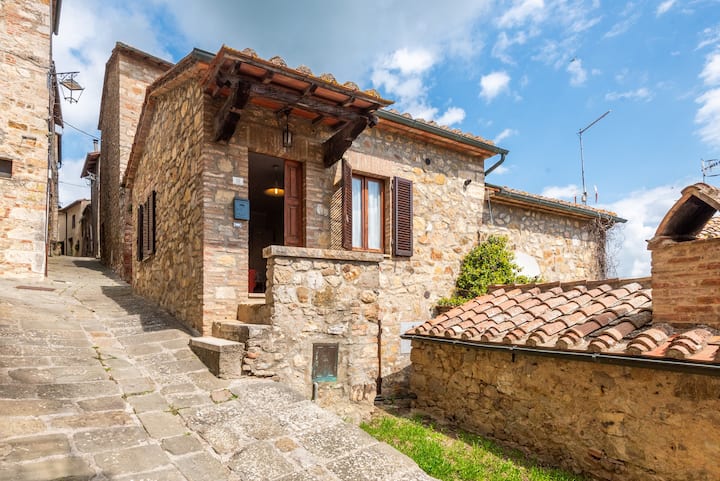 Casa Aldobrandesca - San Quirico d'Orcia
