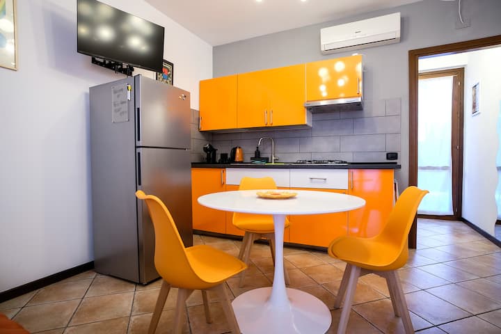 70's Garda Flat, Pop Style On Garda Lake - Peschiera del Garda