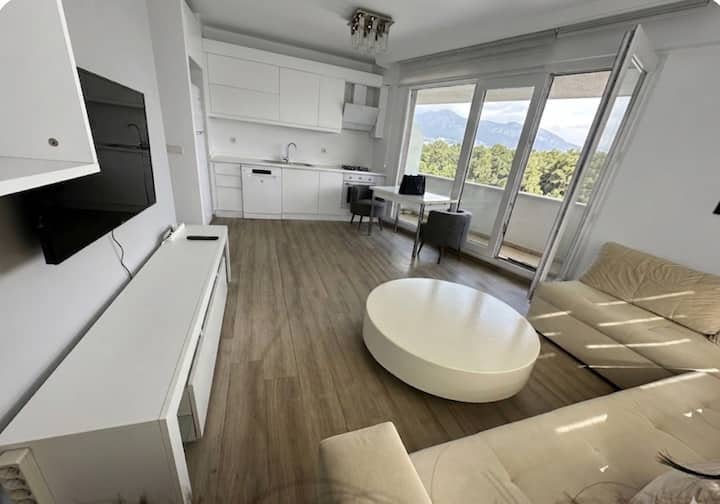 Sabiha Gökçene 3 Dk Lens Avm 3 Dk Balkon ,Netflix - Kocaeli