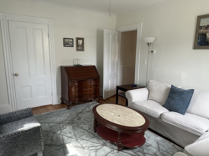Beverly Farms Sunny Condo On The Park - ビバリー, MA
