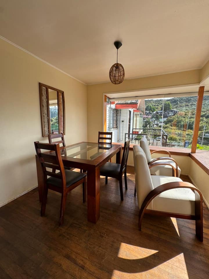 Cabaña Con Vista Al Mar + Ubicación Privilegiada - Puerto Montt