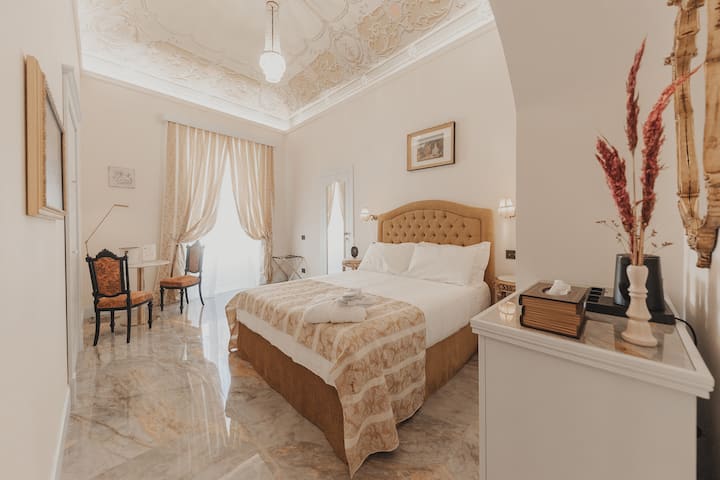 Raffaello Room - 26m² - Balcone - Affreschi Xix - Cefalù