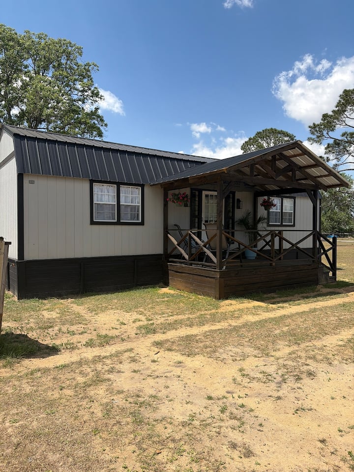 Ivy House On The Homestead - Douglas