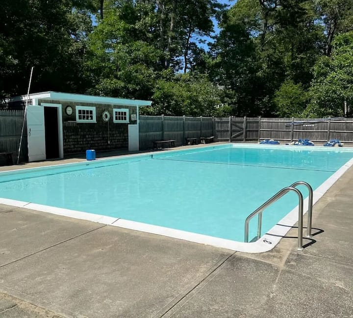 Private Pool Cape Escape Near Mayflower Beach - Brewster, MA