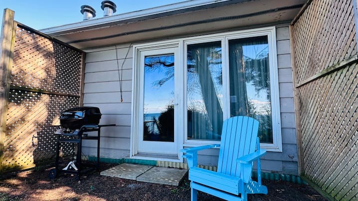 140b Lake Simcoe King Suite W/ Private Beach - Georgina