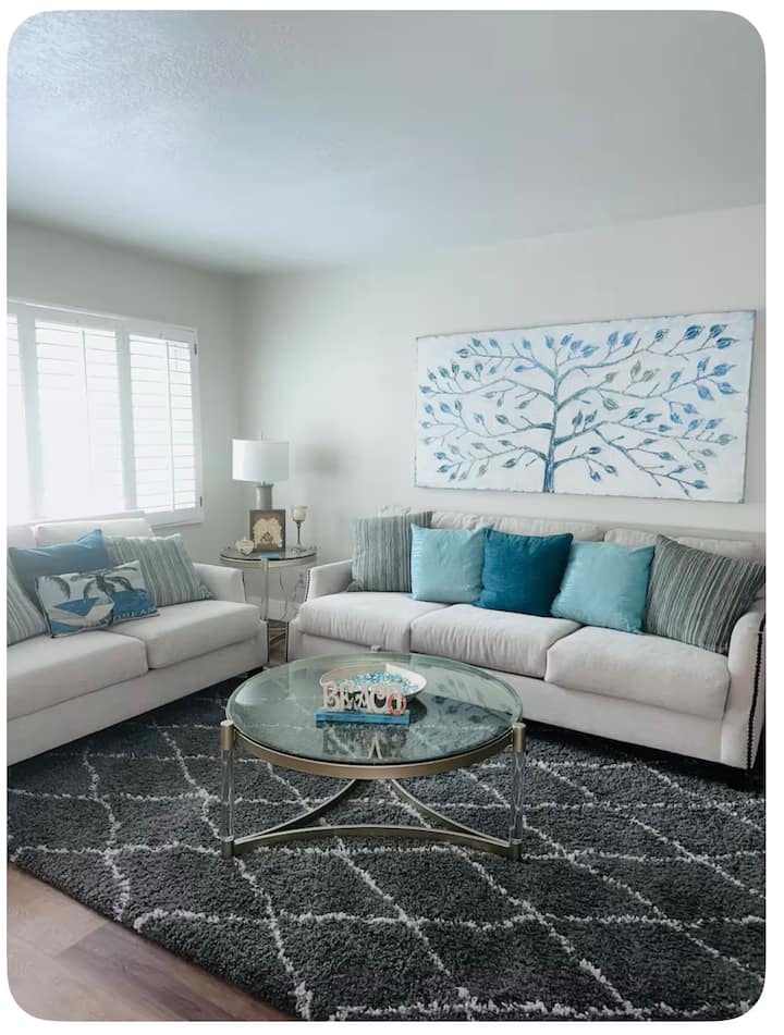 Cozy Mountain View Bedroom - Upland, CA