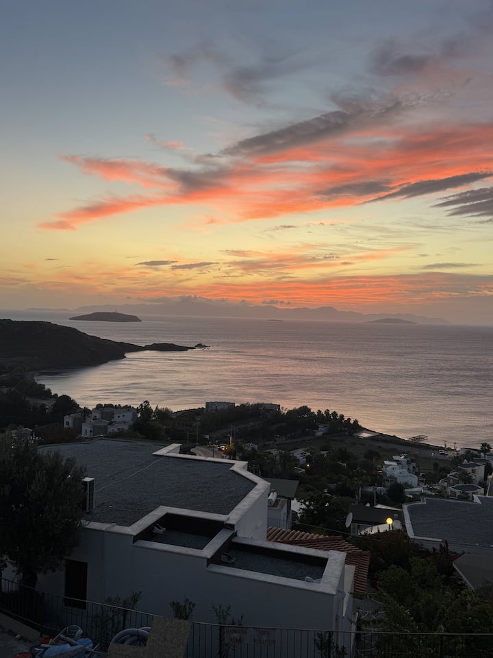 Gümüşlük'te Muhteşem Manzaralı Ve Huzurlu Villa - Yalıkavak