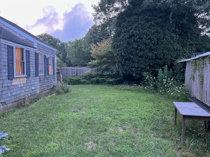 Oak Bluffs Circuit Av Walk Everywhere Single Room - Martha's Vineyard, MA