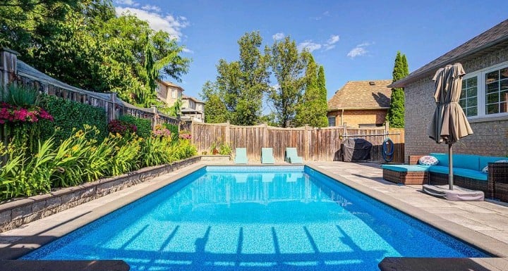 Entire Home Getaway - Oshawa