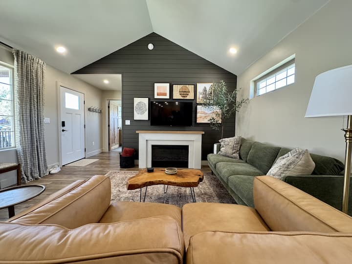 Brand New Cozy Getaway | Mountain Views + Firepit - Buena Vista, CO