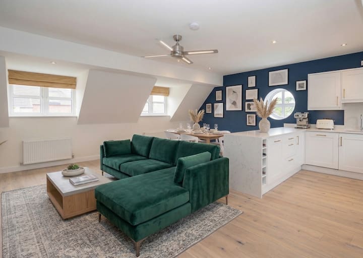 New Cross Hosp Penthouse - Free Parking - Wolverhampton