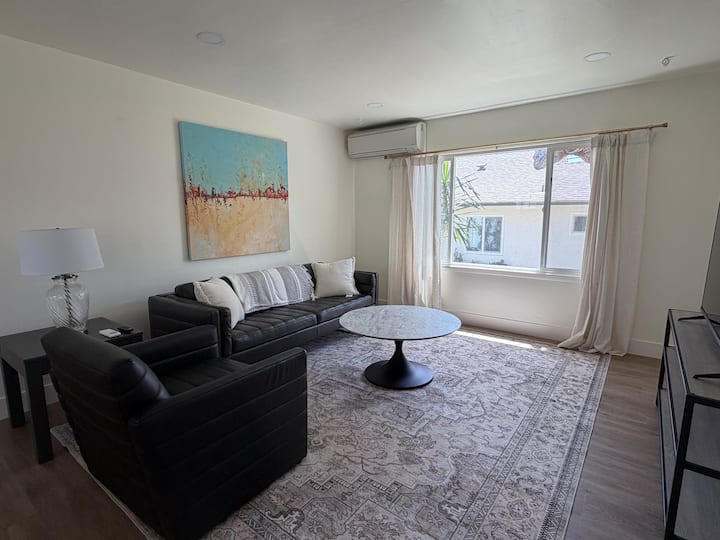 2br Near Old Town | Parking + Work Setup - Monrovia, CA