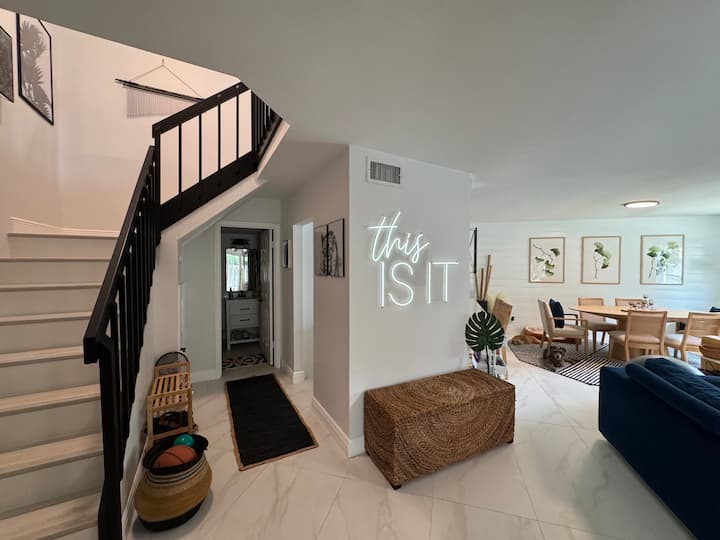 Luxury Beach Retreat: Steps From Sand + Sunshine! - Jupiter, FL