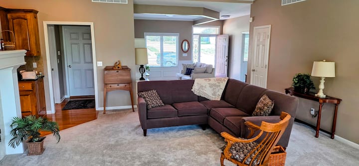 Fully Furnish 4br Home | Ideal Fifa | 30-day Stay - Kansas City, MO