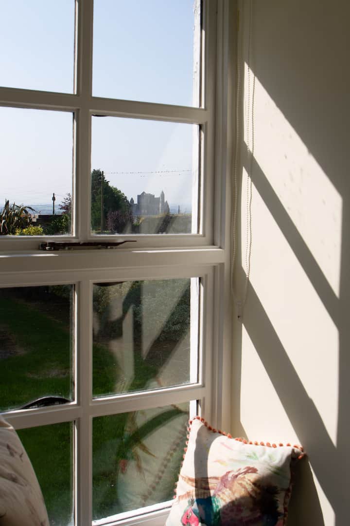 Hill House Cashel – Panoramic Rock Views - Cashel