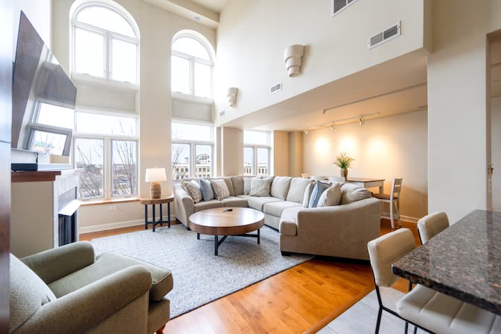 Dt Rooftop Deck + Harbor Views | Sleeps 6+ - Coldwater, MI