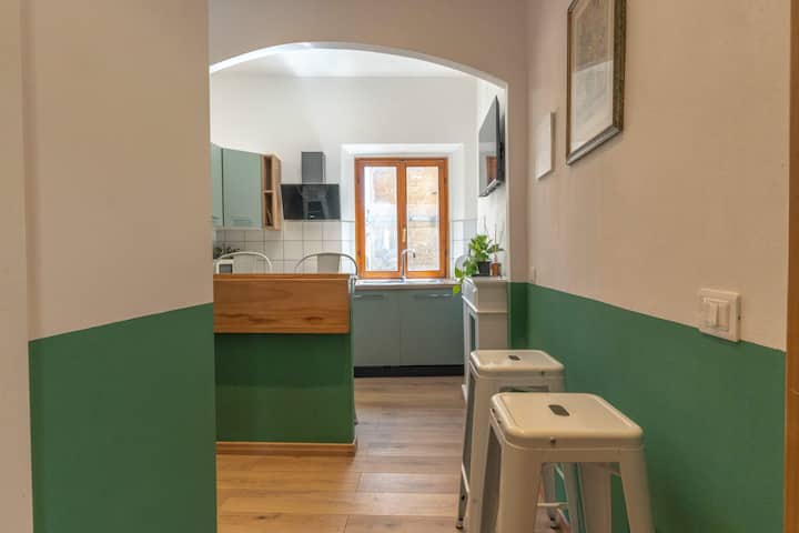 Light-filled Duomo 2br/2ba Top-floor Flat - Florenz