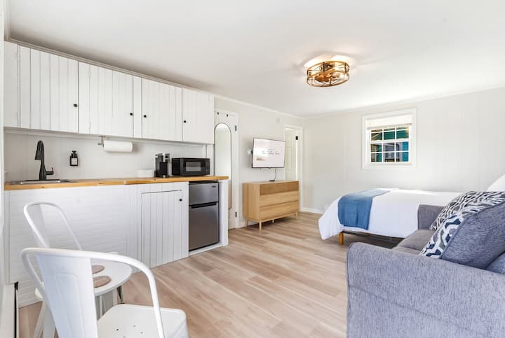 The Tides Inn Motel Room 2 - Old Orchard Beach, ME