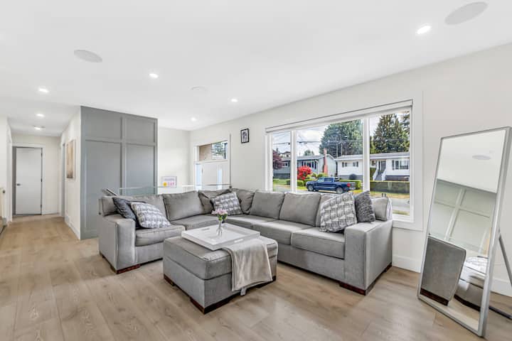 Delta Modern 3br Home · Minutes To Vancouver & Yvr - Surrey, BC