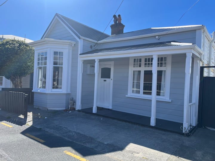 Villa Above Oriental Bay - Wellington