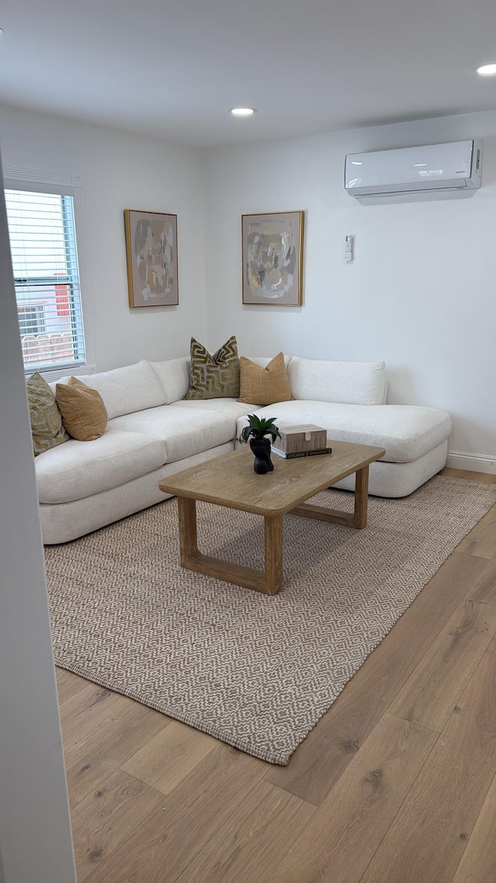 Beach Adjacent Four Bedroom Apartment - Manhattan Beach, CA