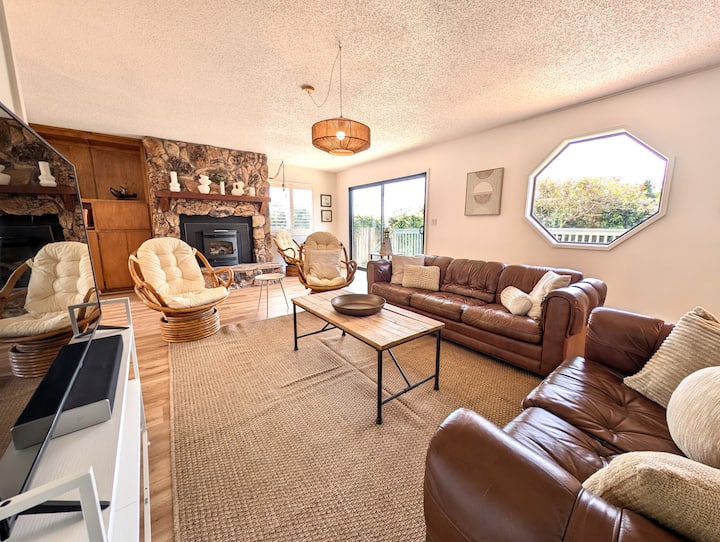 Golden Hour Retreat · Walk To Town, 5 Min To Beach - Bodega Bay, CA