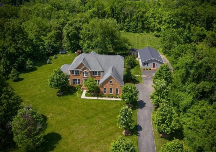 Wooded Wine Country Cottage Near Dc - Purcellville, VA