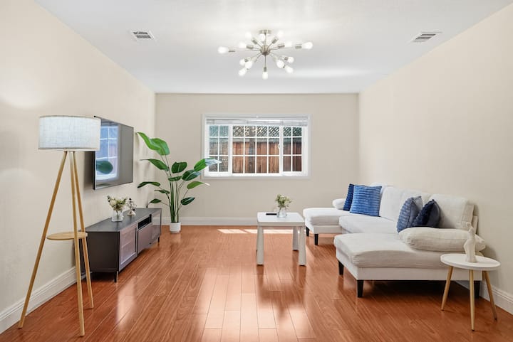 Modern 3br Retreat | King Suite | - Castro Valley, CA