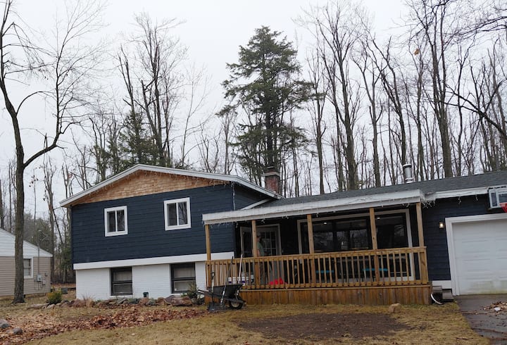 Trailside Lake Retreat - Gaylord, MI