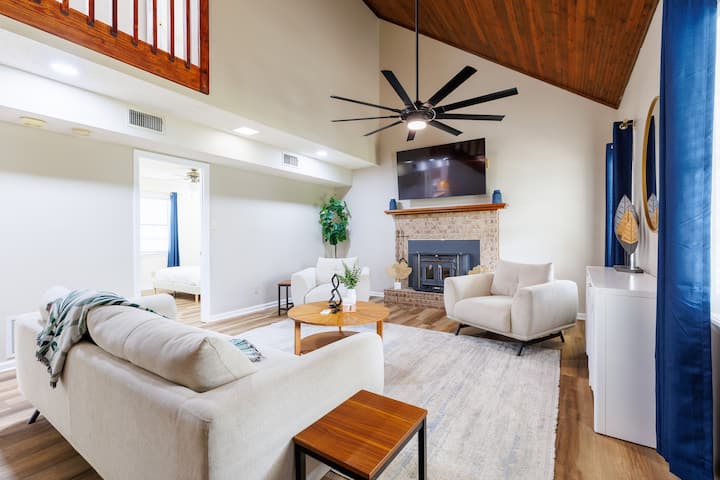 The Slate House | Modern 3br Retreat Near I-75 - Valdosta, GA