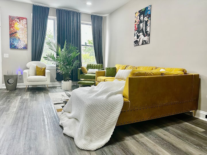 Private 2br Historic Home W/ Modern Comforts - Baltimore, MD