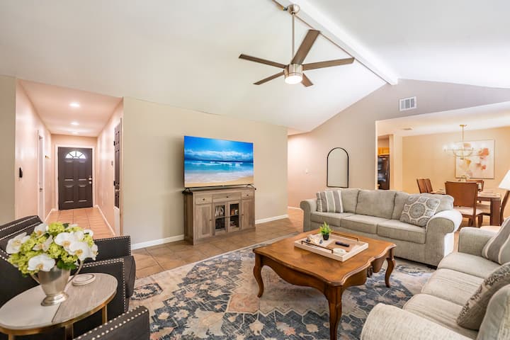 Peaceful Retreat Near The Woodlands -
Sleeps 6 - The Woodlands, TX