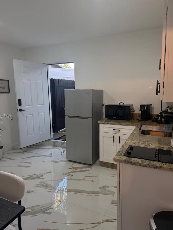 Suite Sugar - Riverview, FL
