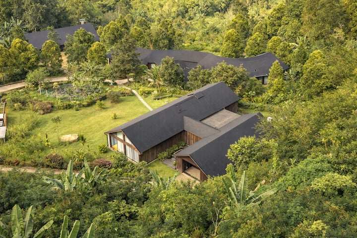 Right By The Waterfalls | Pool, Sauna, Gym - Munduk