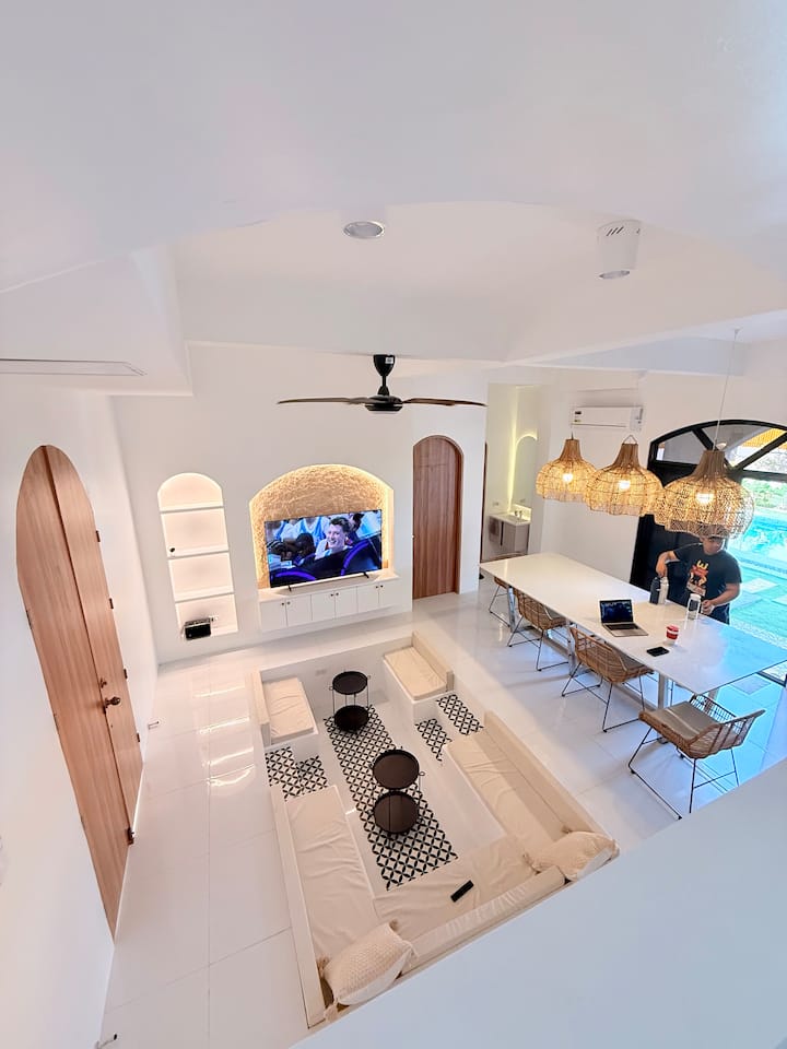 Villa Navato-a Stunning Mediterranean Oasis - Bugallon