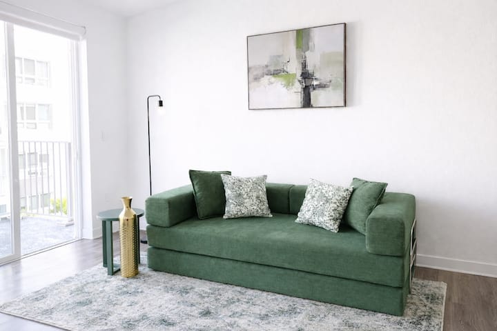 Stylish Apartment With Hollywood View - Super Nintendo World, Universal City